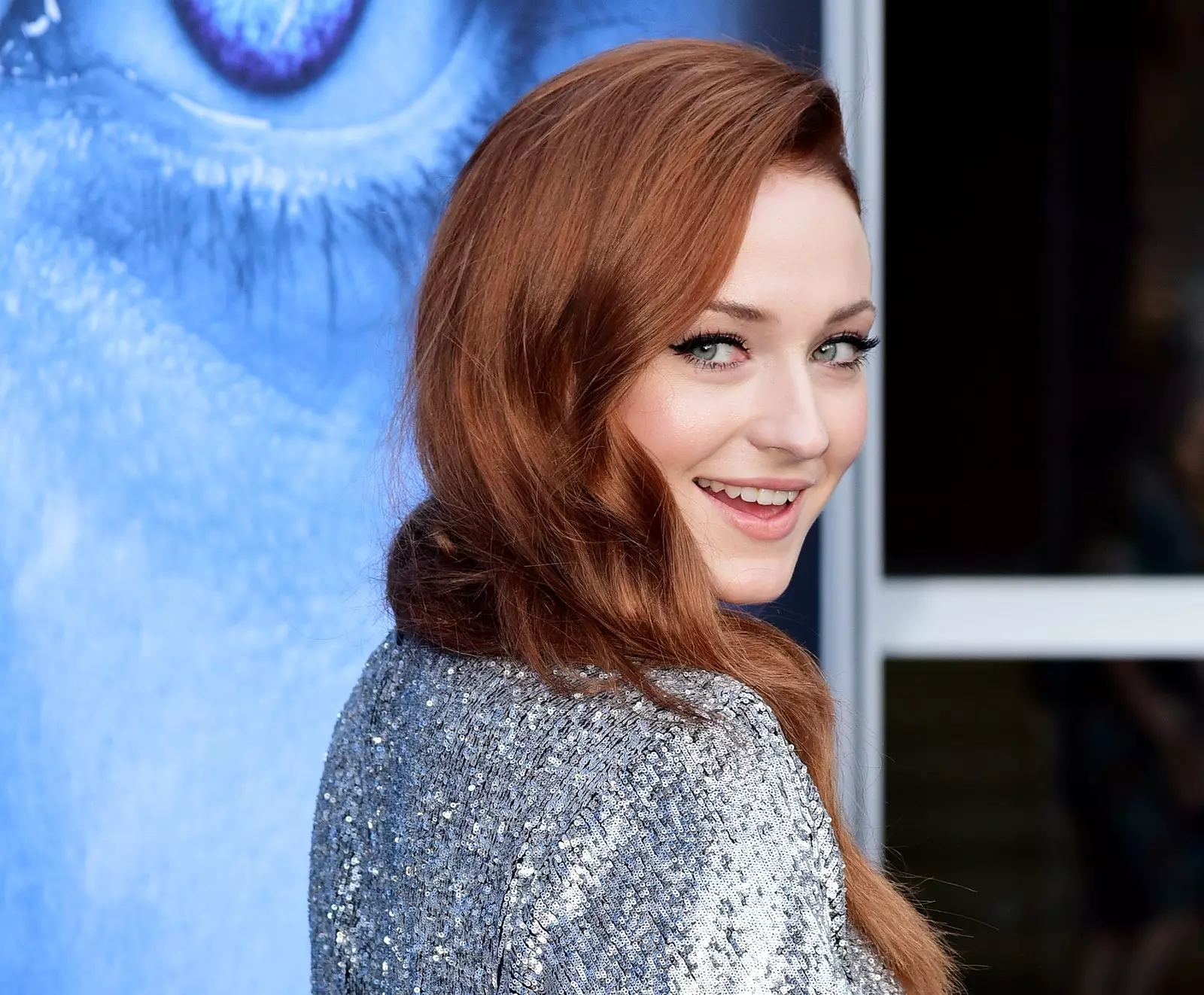 Sophie Turner ji ber rexneyên piştî 'Game of Thrones' xwekujî fikirî.