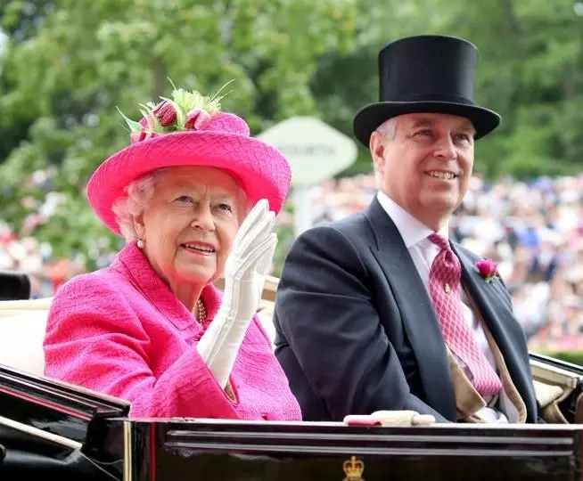 Mpanjakavavy Elizabeth II sy Prince Andrew.