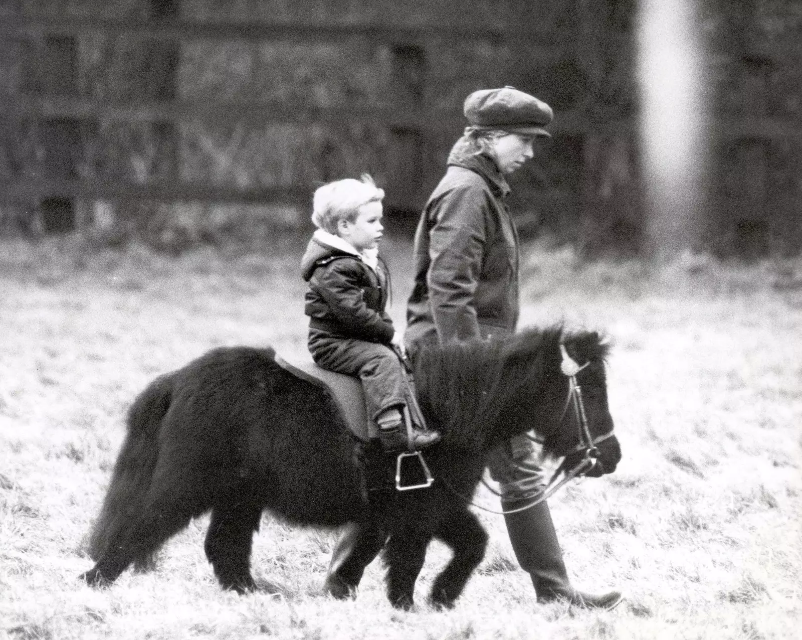 Y dywysoges a'i mab Peter yn 1981.