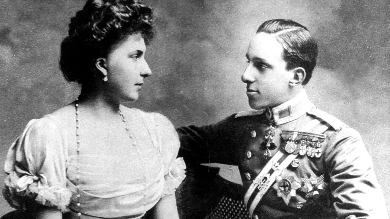 80 anos despois da morte de Alfonso XIII: o seu particular romance con Ena de Battenberg, do esmagamento ao rexeitamento mutuo