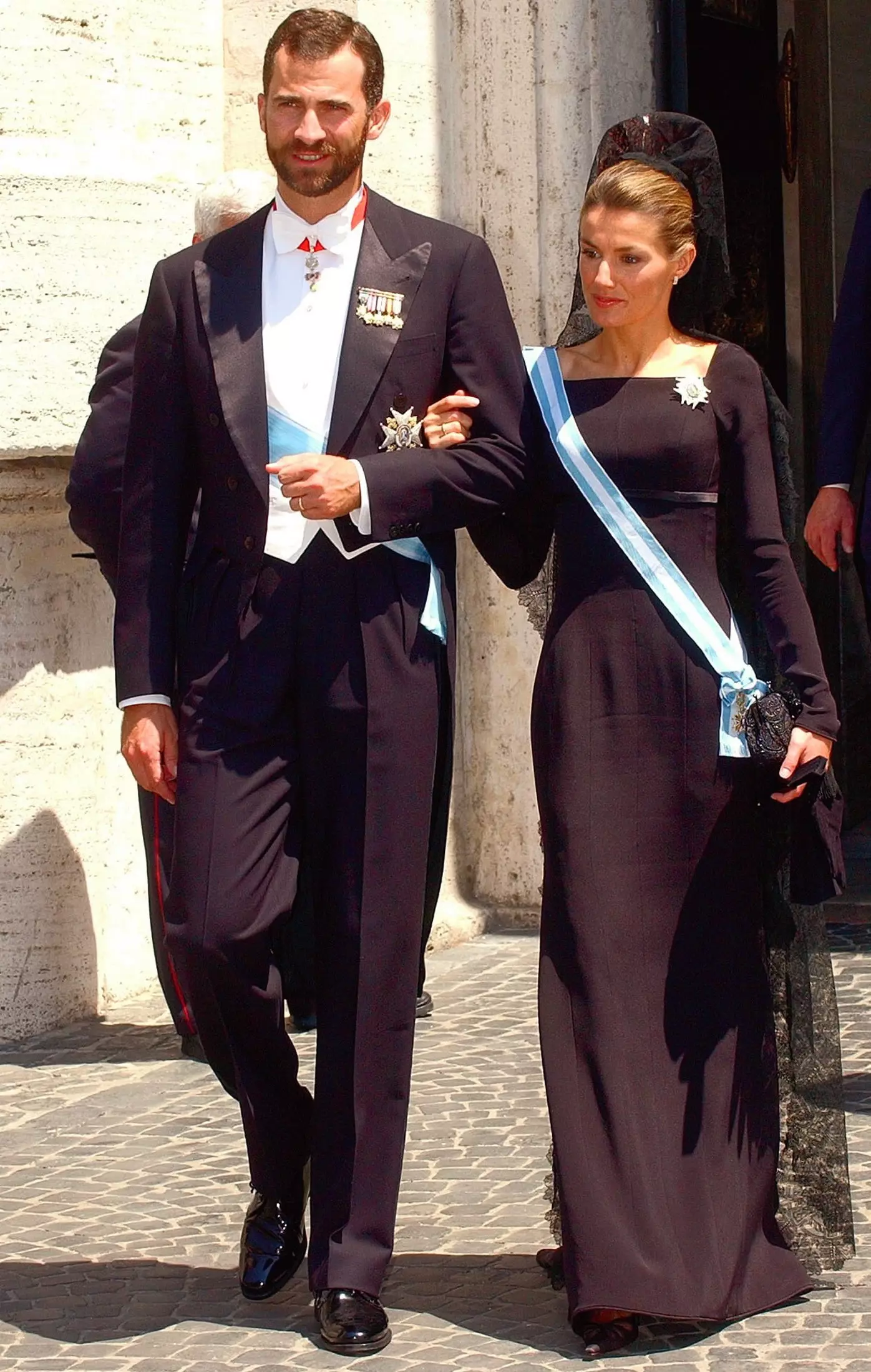 Felipe de Borbón and Letizia Ortiz leave their audience with Pope John Paul II June 28, 2004