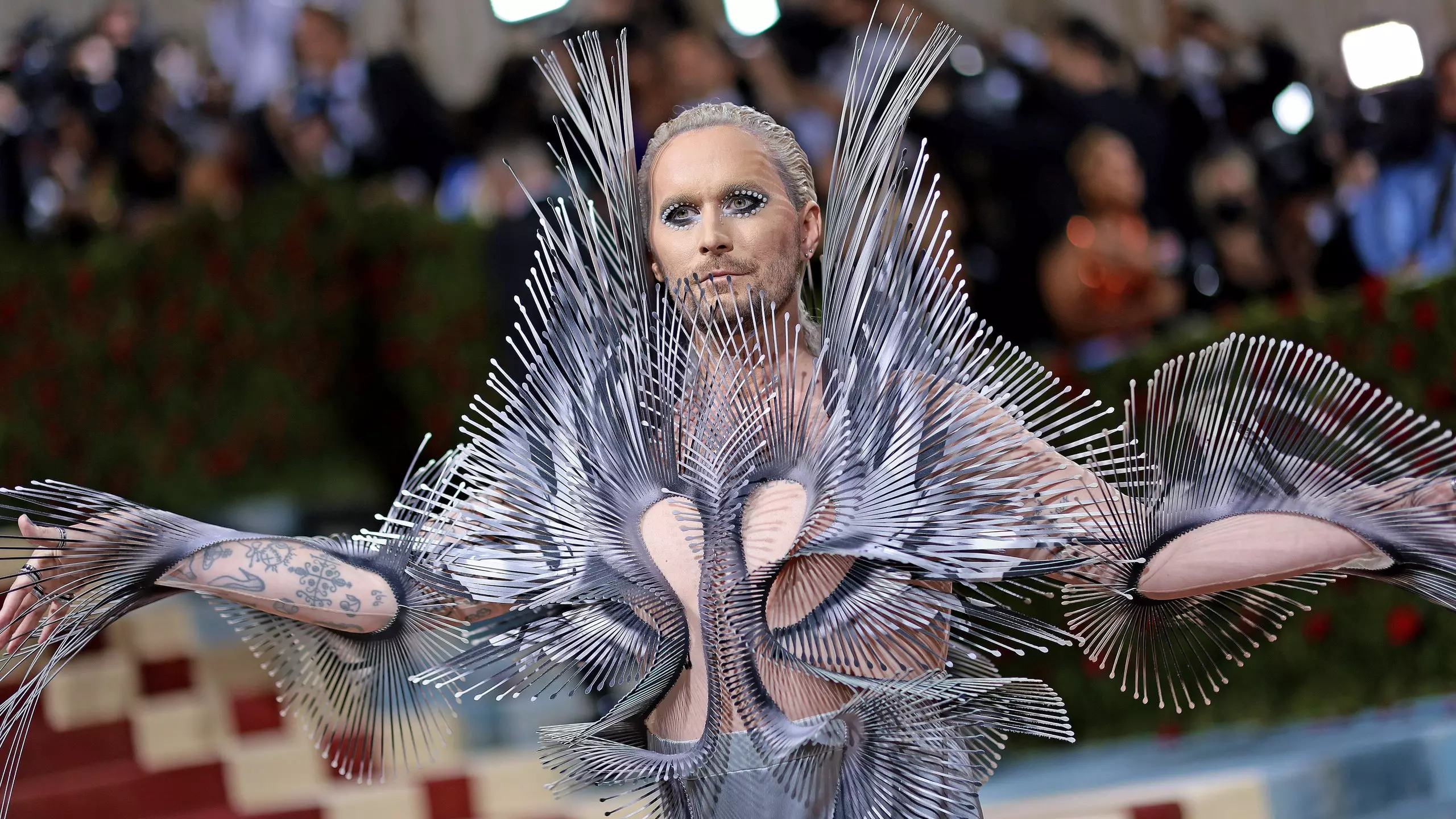 Fredrik Robertsson dalam Iris van Herpen