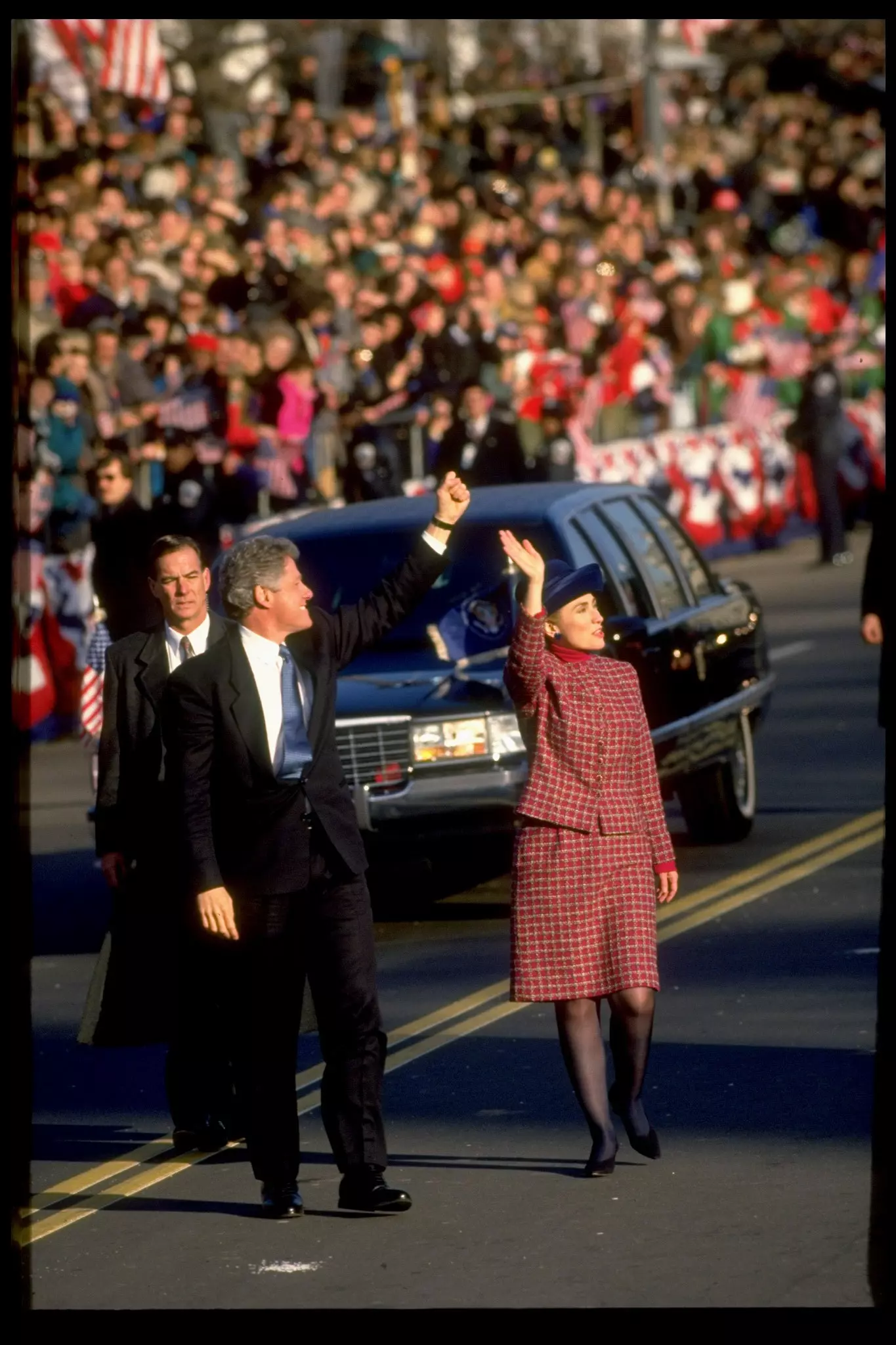 Bill Clinton le Hillary Clinton ag a insealbhú uachtaránachta ar 20 Eanáir, 1993.