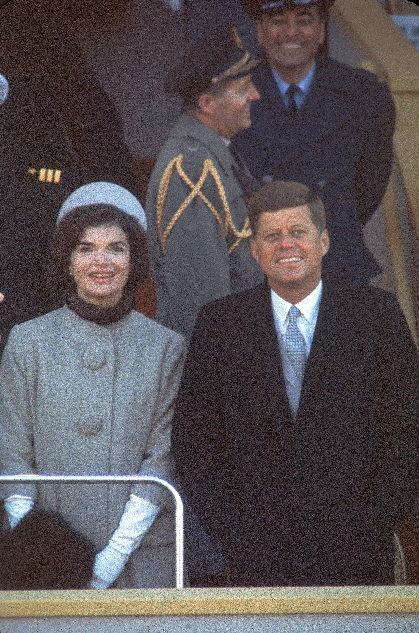 John F. Kennedy ma Jackie i le faapaiaga a le peresetene ia Ianuari 20, 1961.