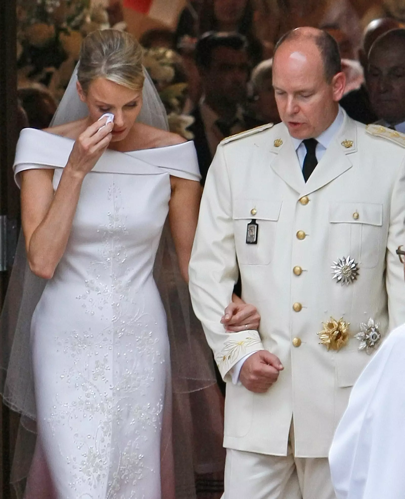 Charlène dan Alberto de Monaco pada hari perkahwinan mereka.