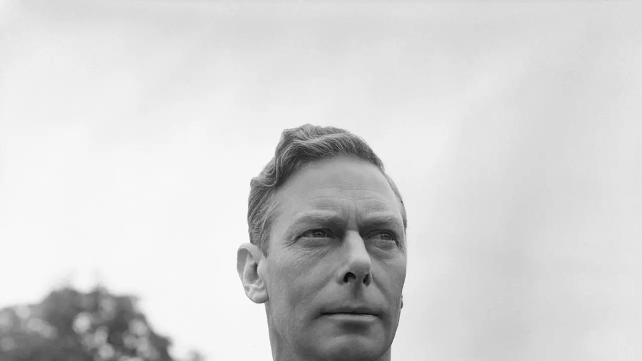 La komplika amvivo de George VI de Anglio: de lia amafero kun edziĝinta virino ĝis la duobla malakcepto de Elizabeth Bowes-Lyon