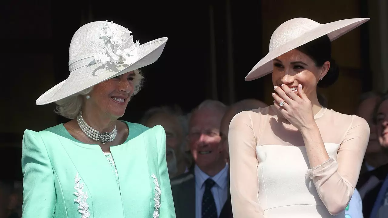 En av Meghan Markles främsta beskyddare kan hamna i händerna på Camilla