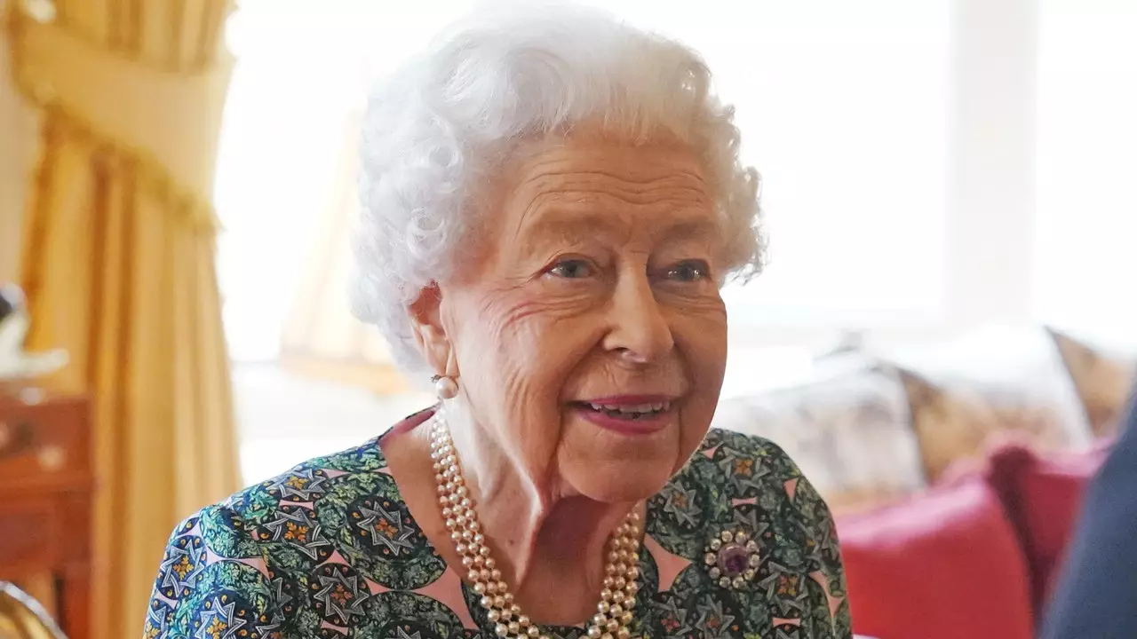 Elizabeth II dia manao fanomezana manokana hanampiana ny vahoaka Okrainiana