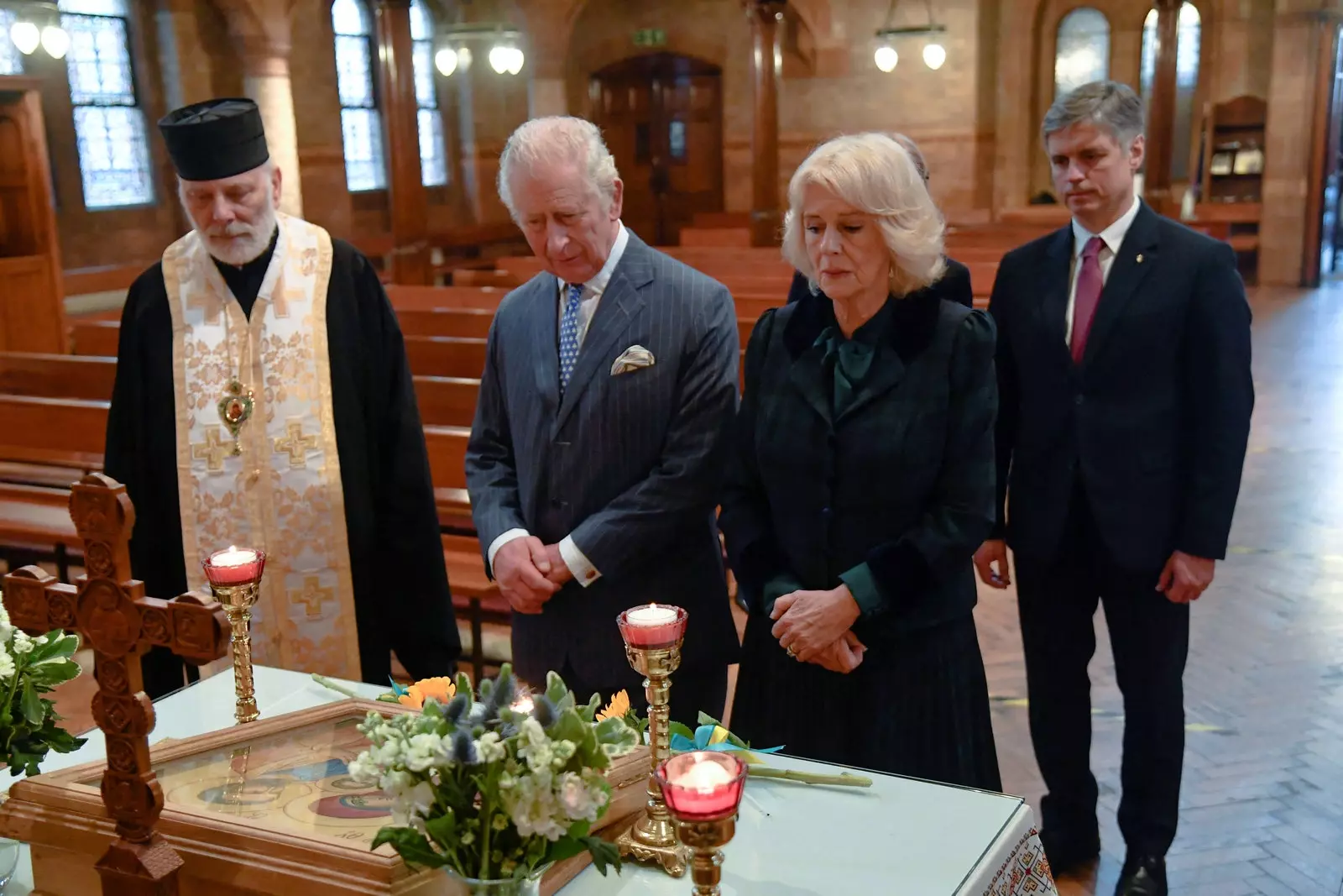 Camilla en Carlos yn 'e Oekraynsk Katolike Katedraal