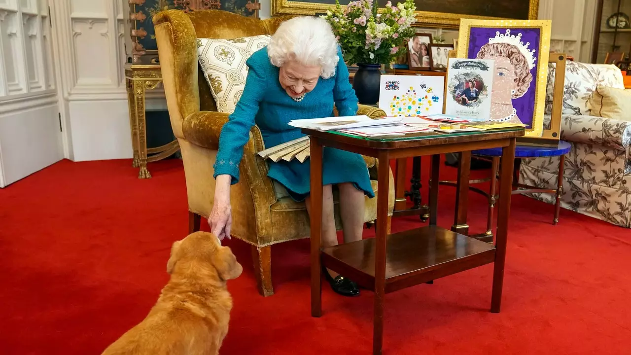 Sarauniya Elizabeth II tana da sabon kwikwiyo (kuma ba corgi ba)