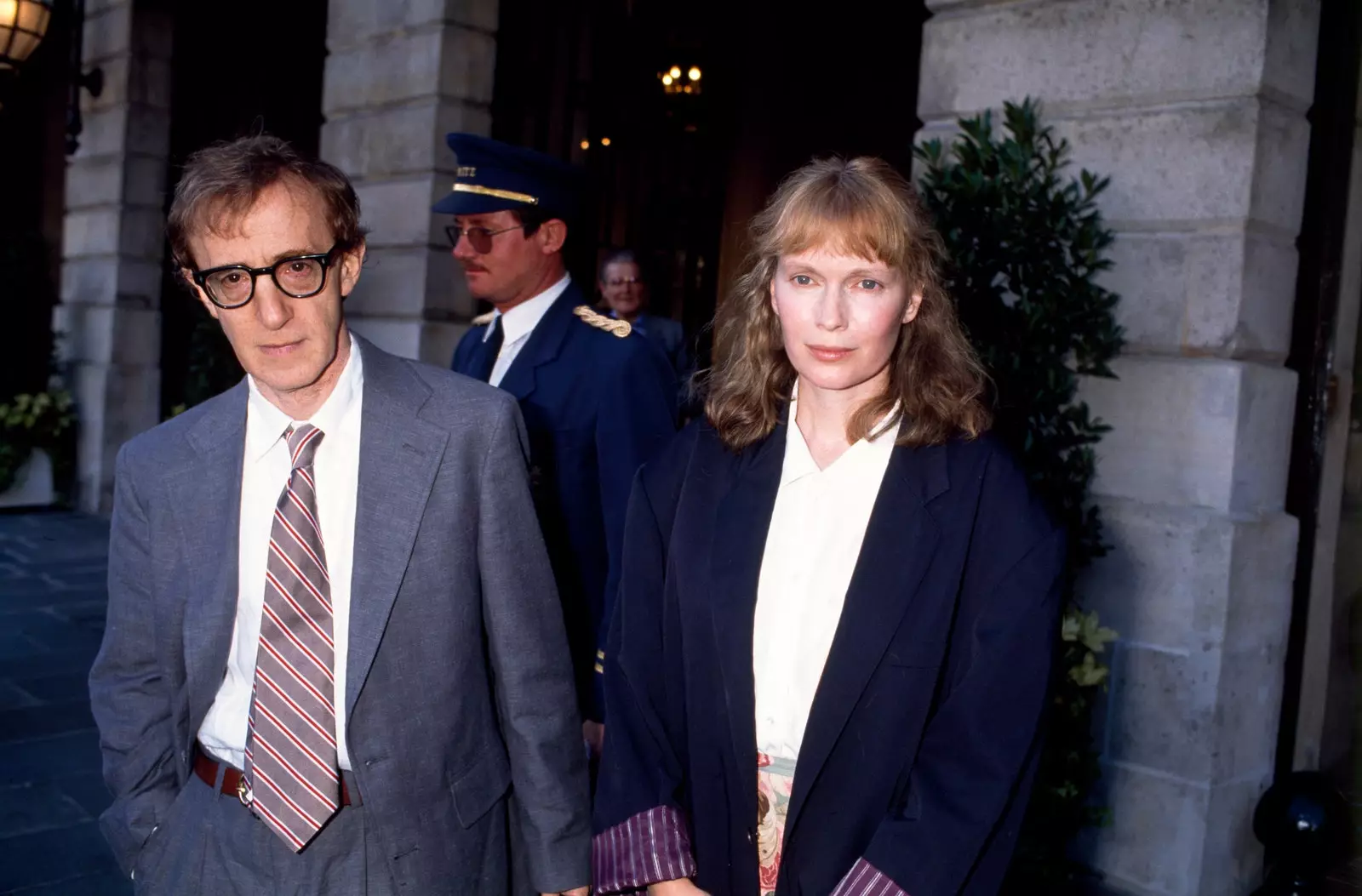 Woody Allen ug Mia Farrow sa Paris niadtong 1980.