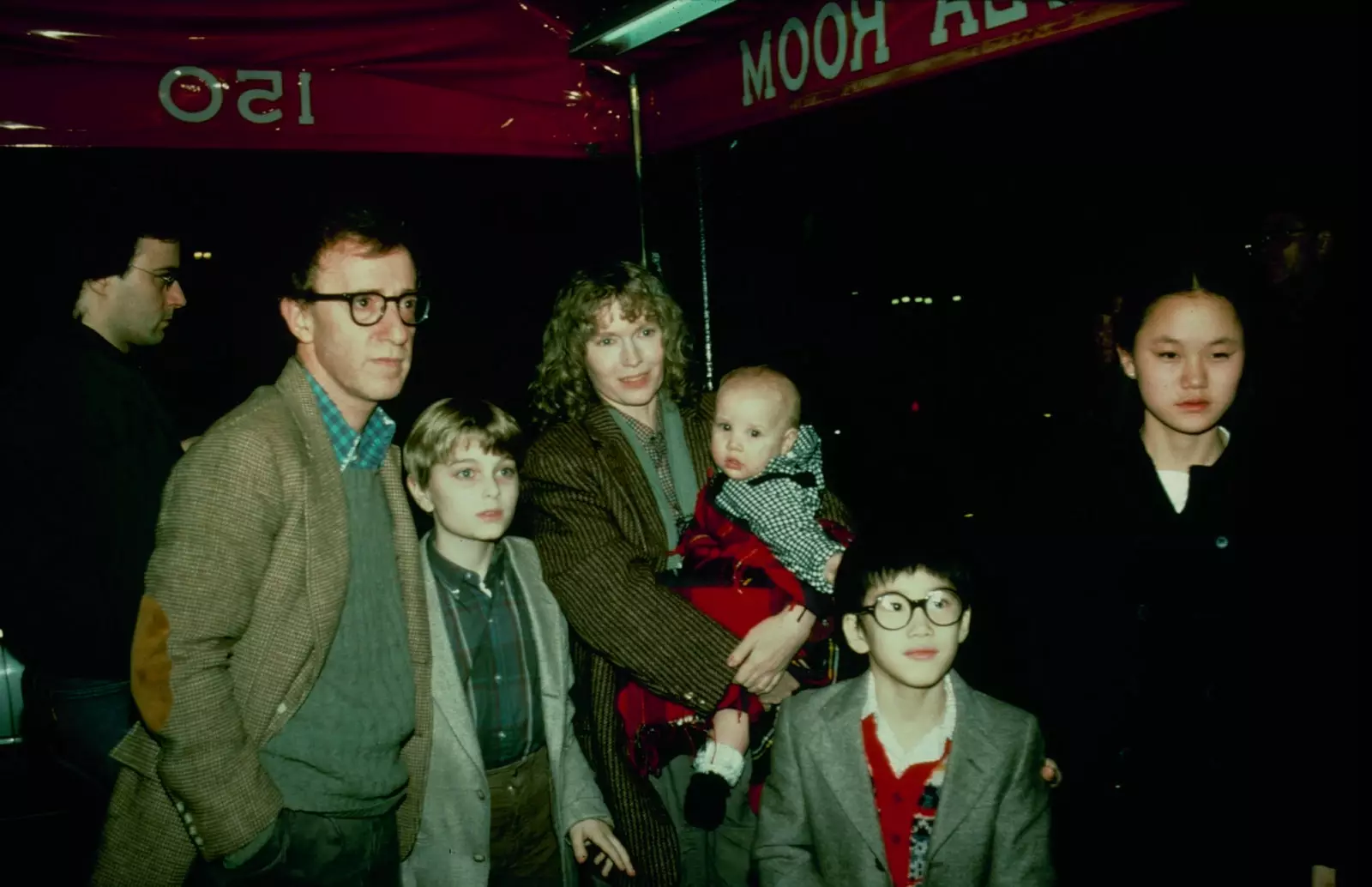 Woody Allen na Mia Farrow hamwe na Ronan Farrow Dylan Farrow Moses Farrow na SoonYi Previn.