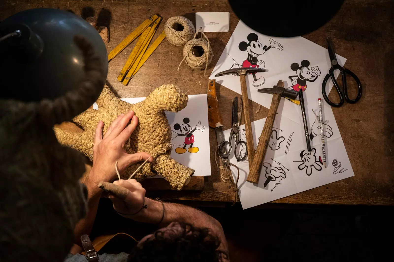 Javier Snchez Medina in the Madrid workshop where he works.