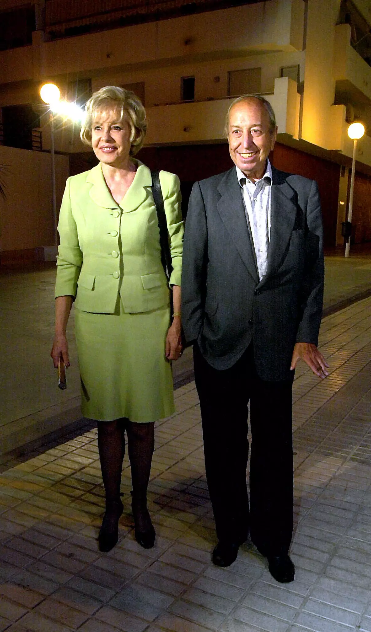 2001లో లారా వాలెంజులా మరియు జోస్ లూయిస్ డిబిల్డోస్.