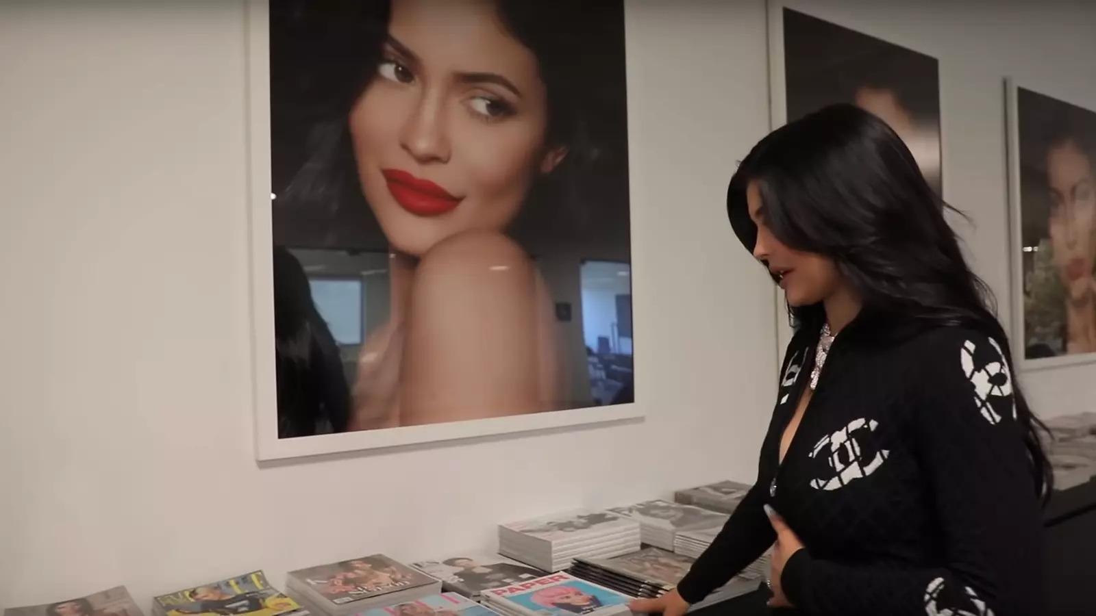 Kylie Jenner magazineurnalynyň ýygyndysy.