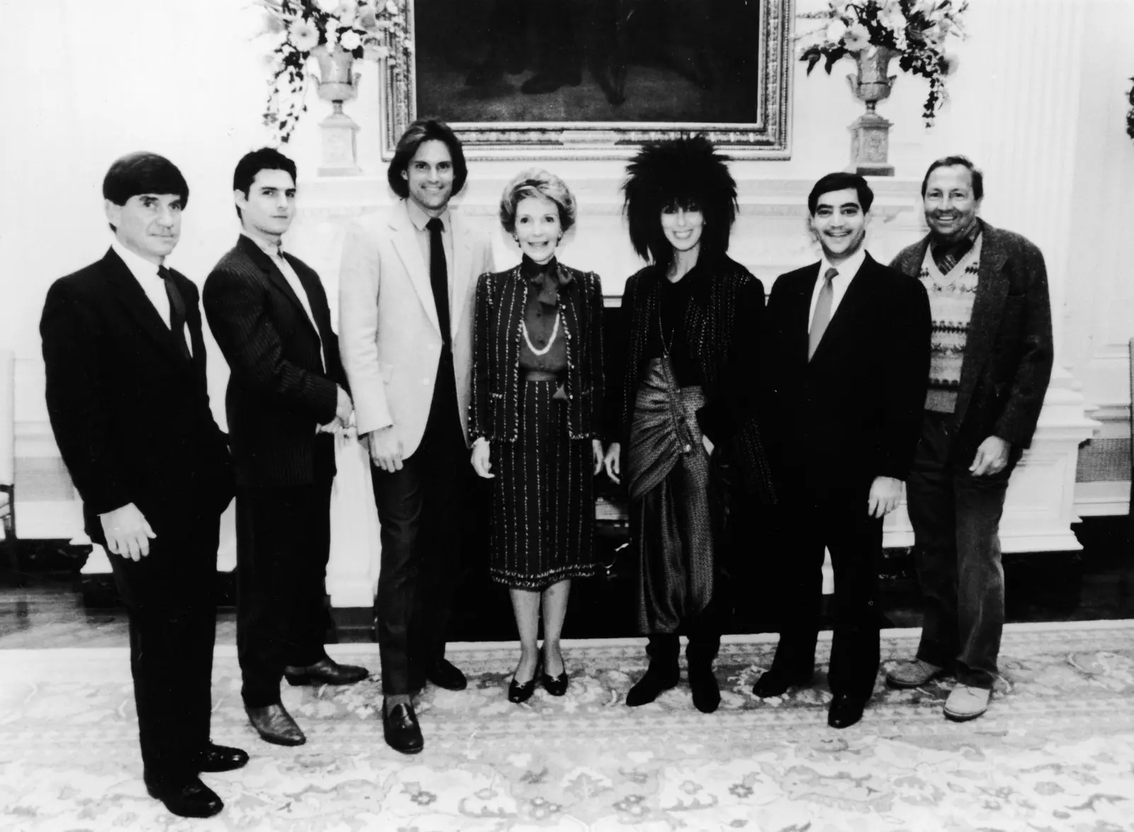 Nancy Reagan ជាមួយ Cher Tom Cruise G. Chris Anderson Bruce Jenner Richard C. Strauss និង Robert Rauchenberg នៅឯផ្ទះ...