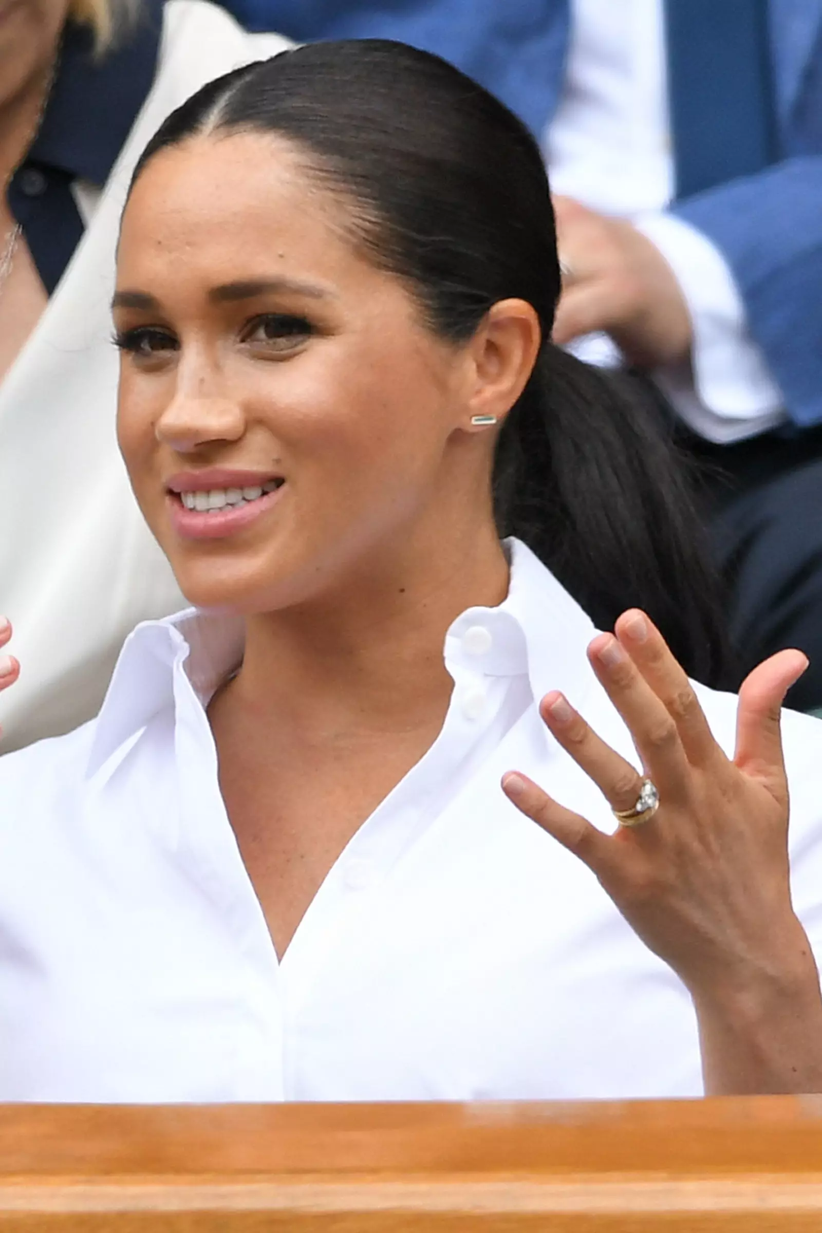 How to wear the perfect nails if you are a British royalty