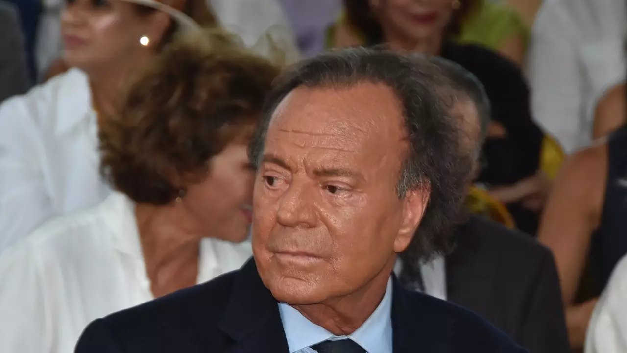 Julio Iglesias ve Lenny Kravitz'in sığınağı Bahamalar: kimsenin komşularının şöhretini umursamadığı lüks süitler ve 700 özel ada