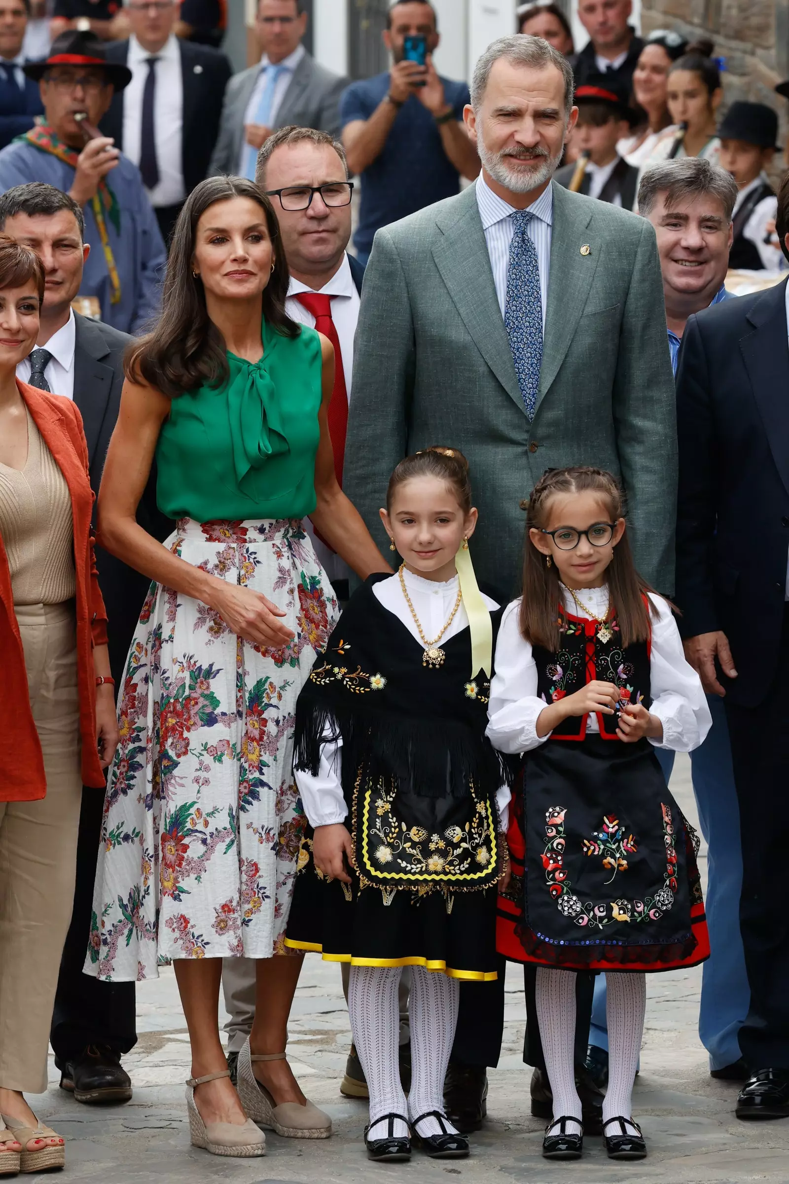 Letizia és Felipe XIII. Alfonso nyomdokaiba lépve Las Hurdesben így teljesítették a királyi család évszázados hagyományát.