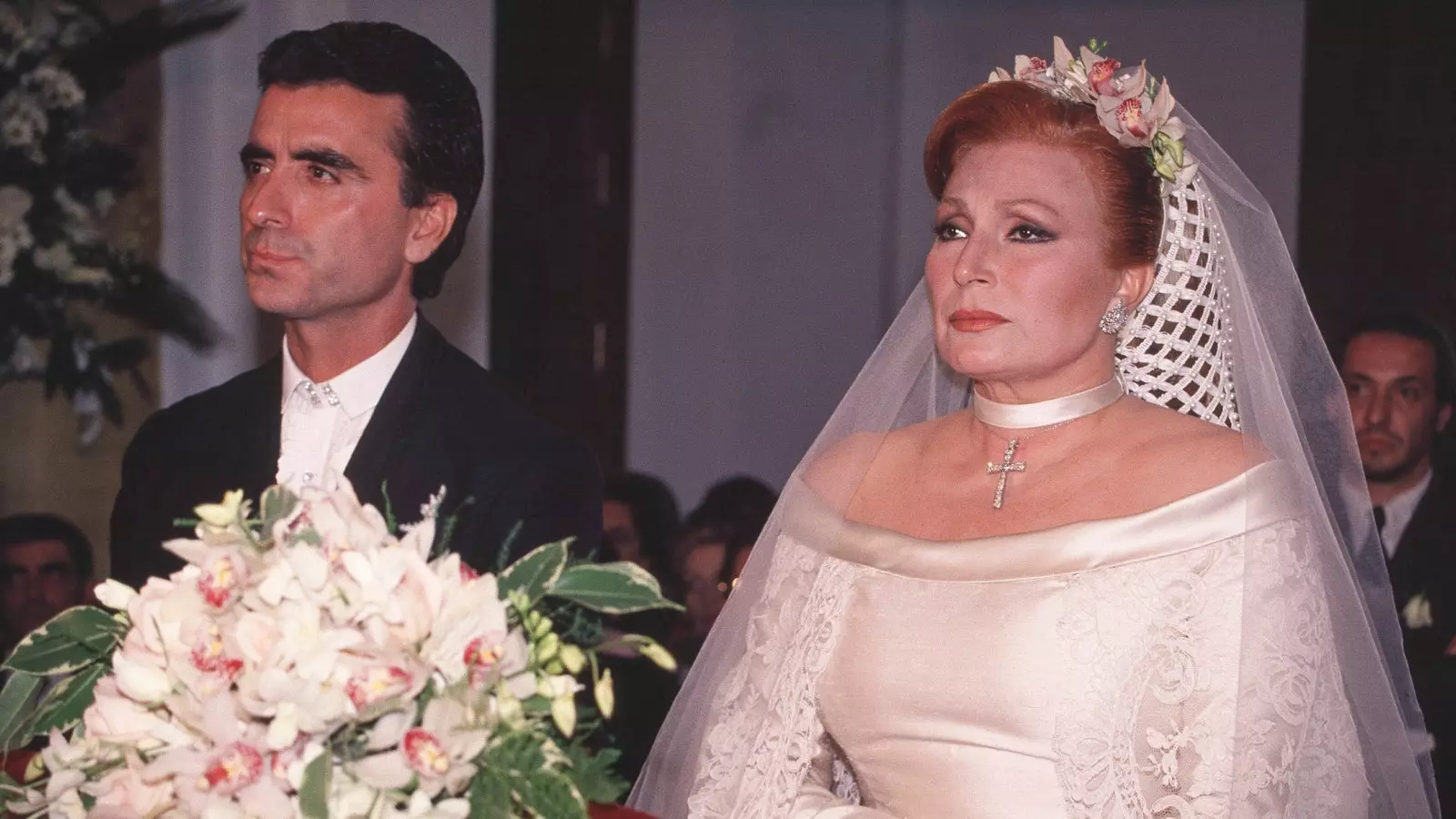 Rocío Jurado agus Ortega Cano ag a bpósadh ag eastát Yerbabuena an 17 Feabhra, 1995.