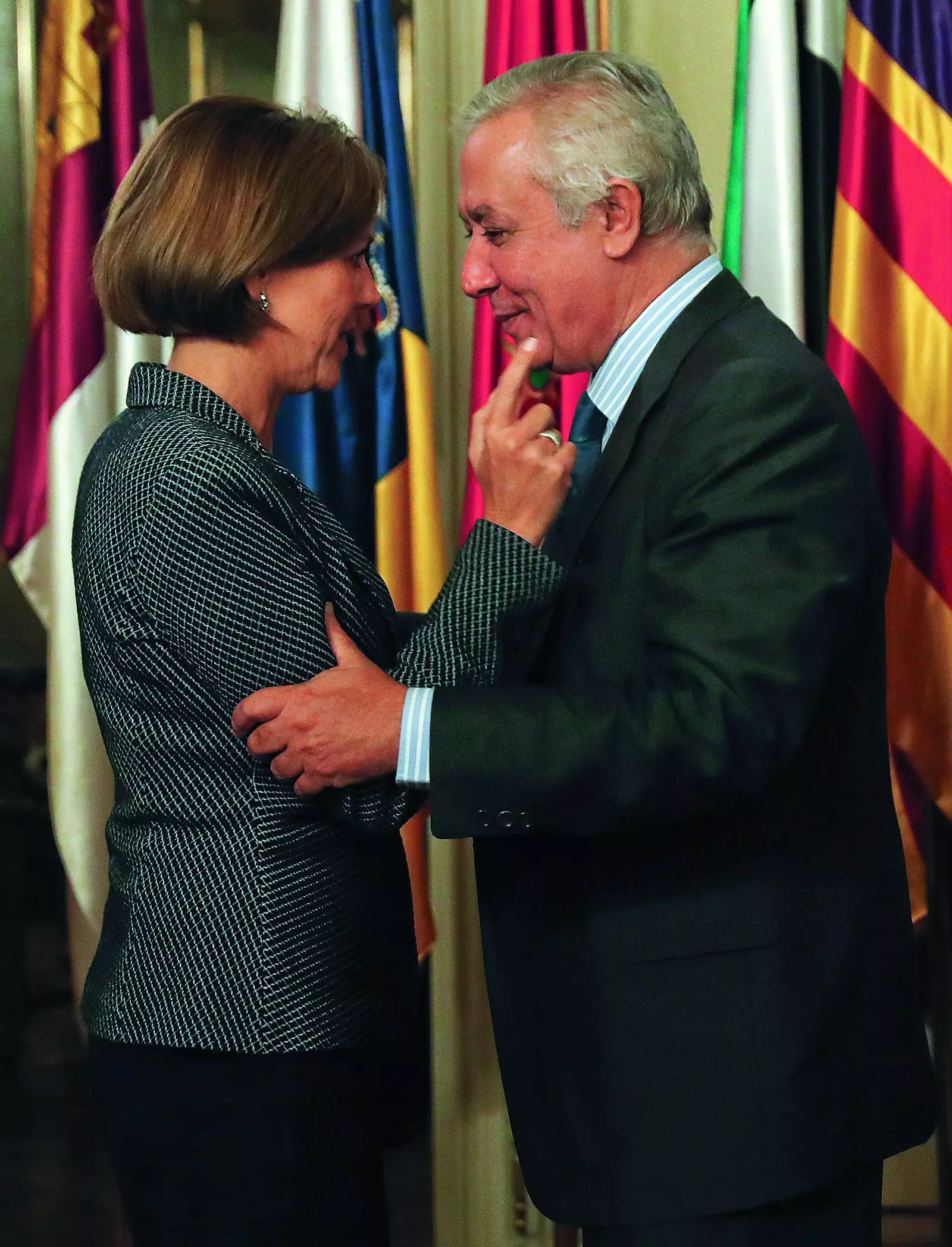 María Dolores de Cospedal avec Javier Arenas, secrétaire adjoint des autonomies et mairies du PP en 2016.