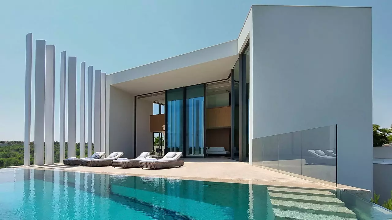 Descobrimos 'Morning Breeze', a villa exclusiva na Costa Blanca projetada por Mónica Armani