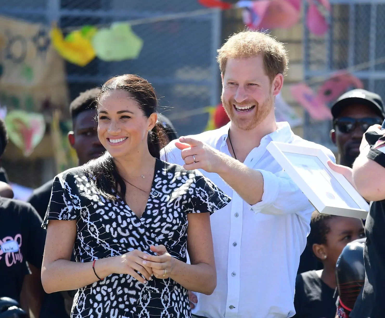 Mae Meghan Markle a'r Tywysog Harry yn cyhoeddi elusen newydd Archewell