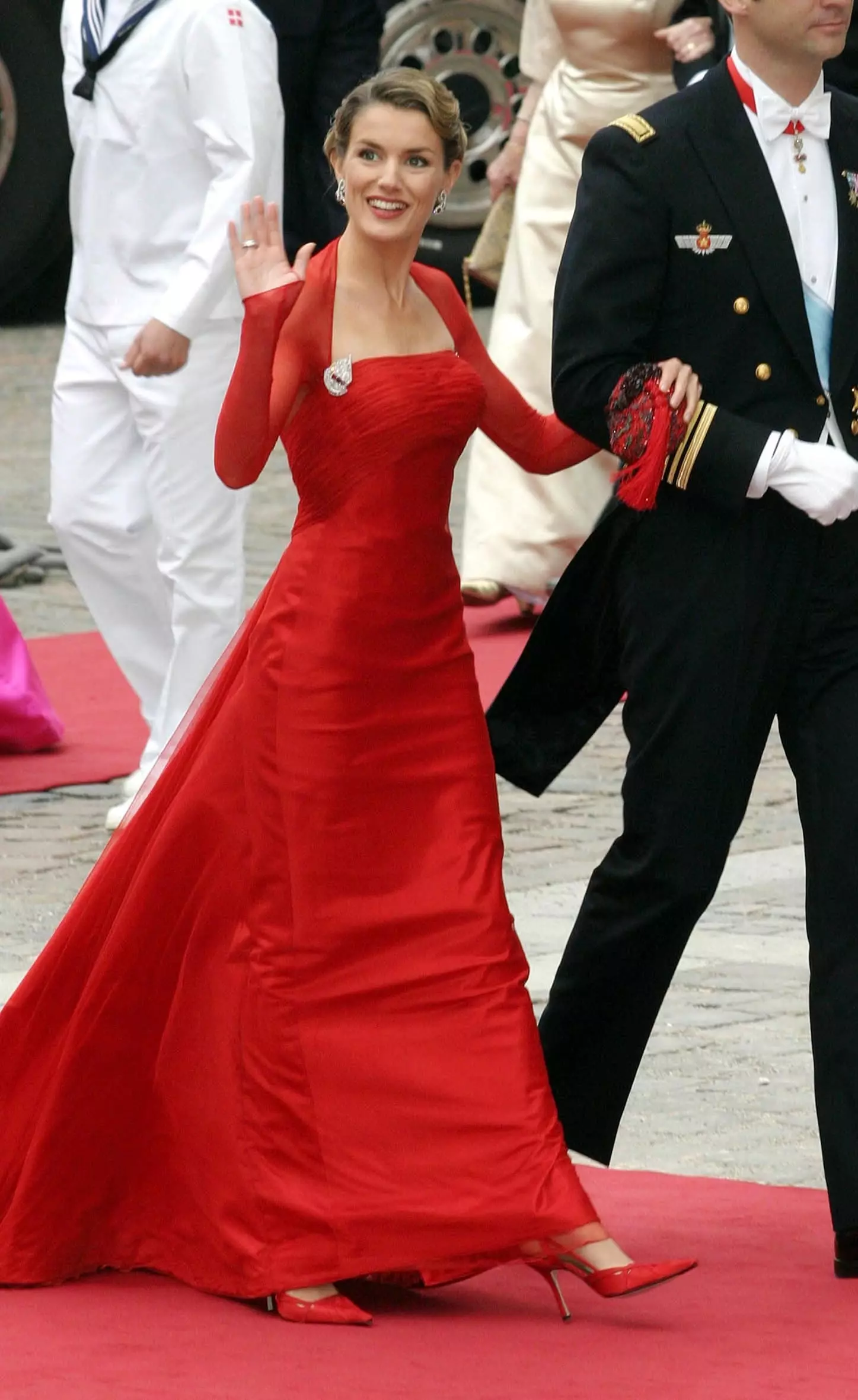 La princesse Letizia de l'époque s'est déguisée en Lorenzo Caprile lors du mariage de Federico et Mary du Danemark.