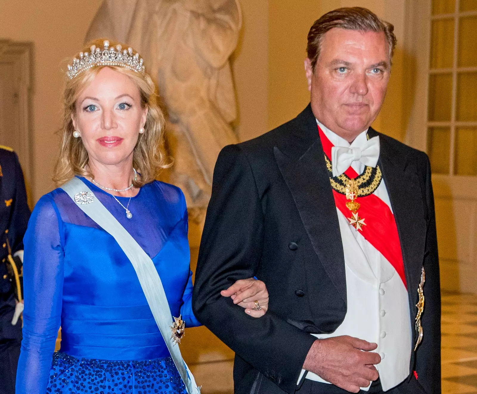 Carlos de Borbón Dos Sicilias a'i wraig Camilla.