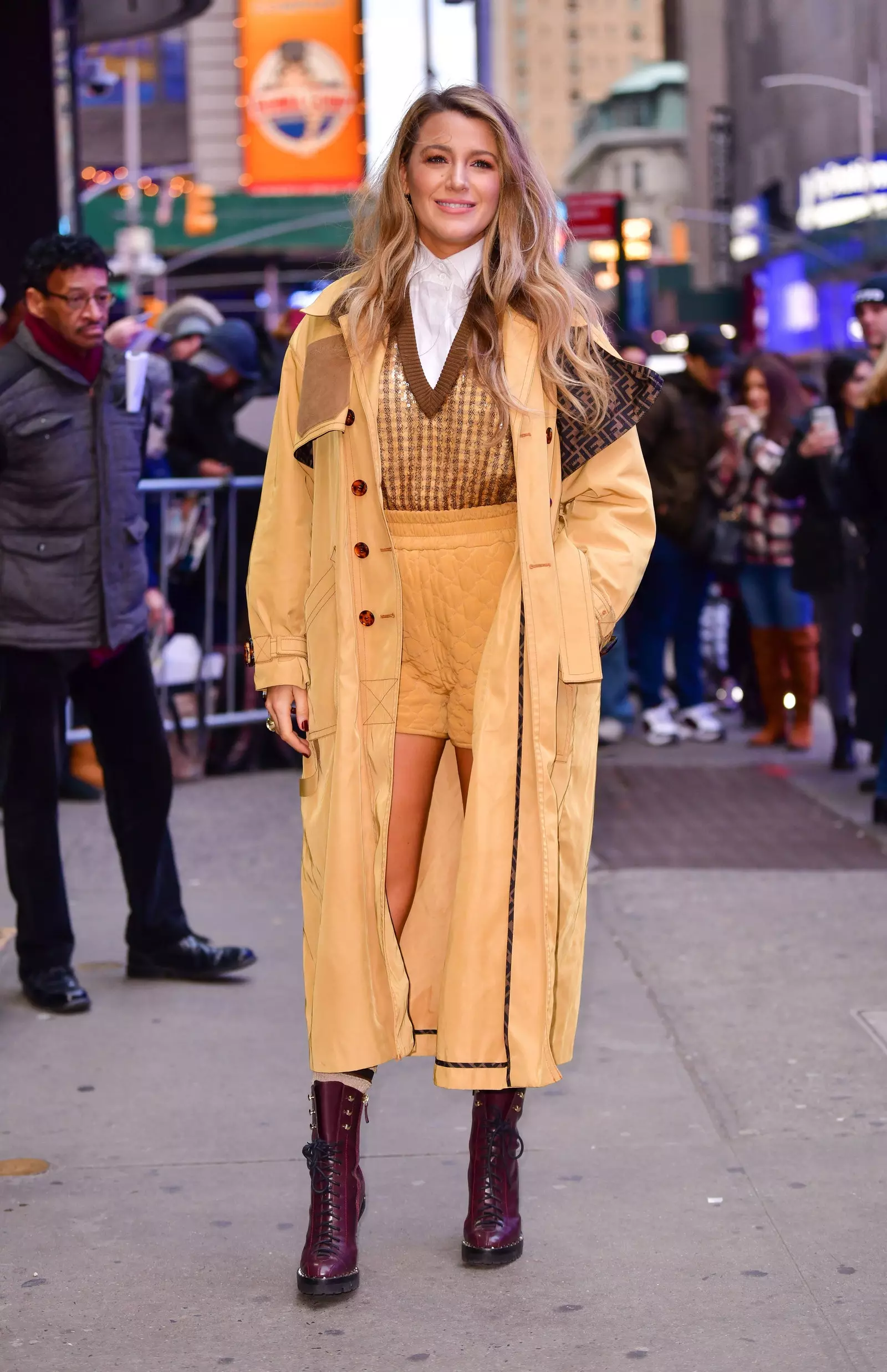 Blake Lively en tuta aspekto de Fendi