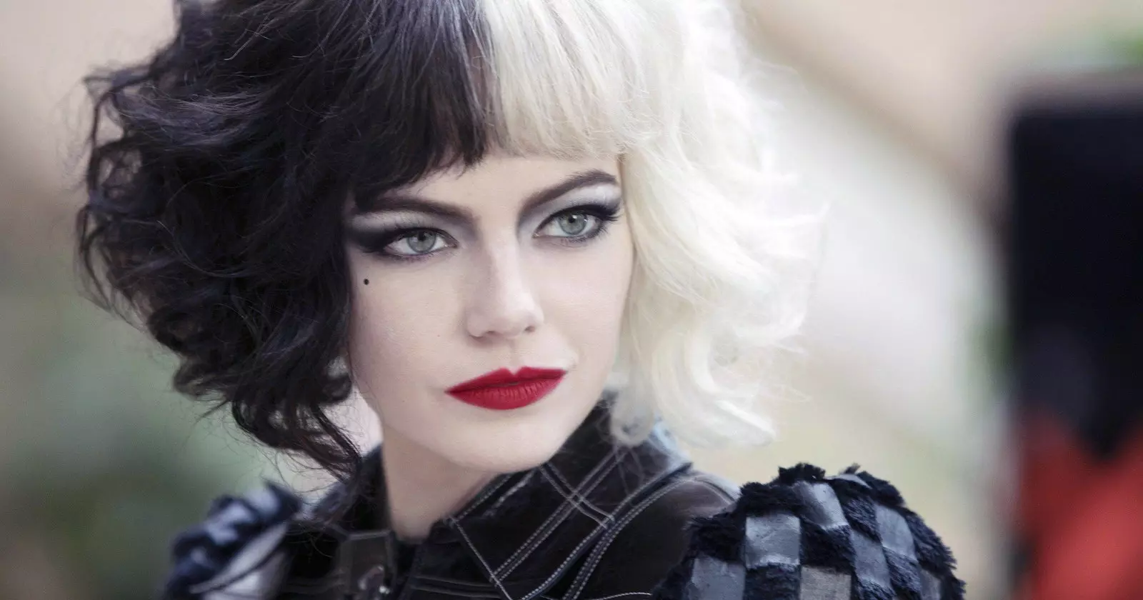 Emma Stone în „Cruella”