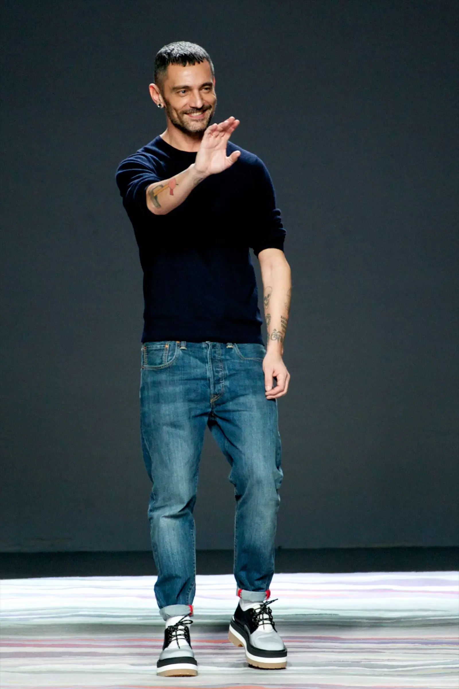 David Delfín in February 2016 waving after his parade at Ifema.