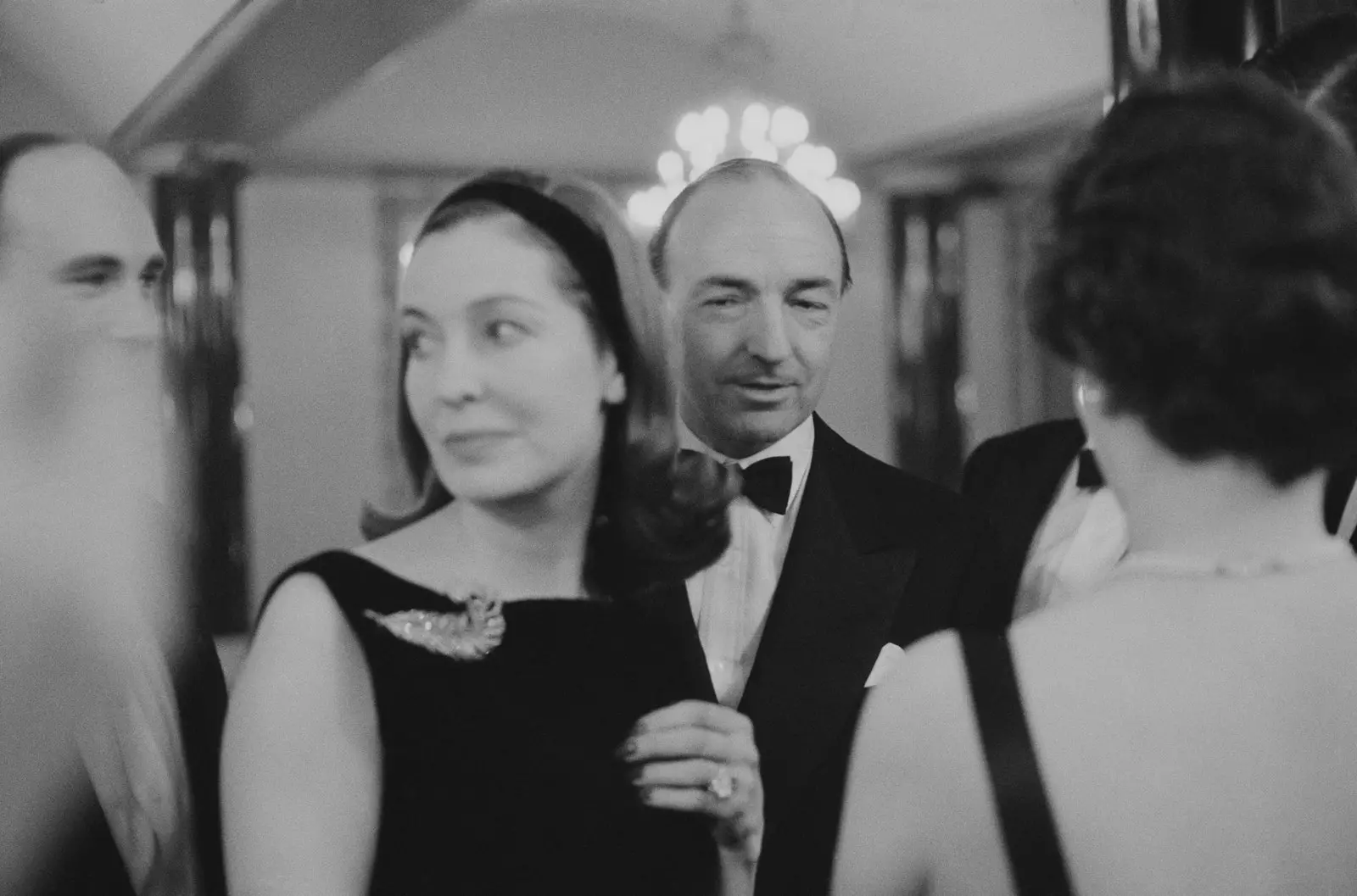 John Profumo และภรรยาของเขา Valerie Hobson ในปี 1963