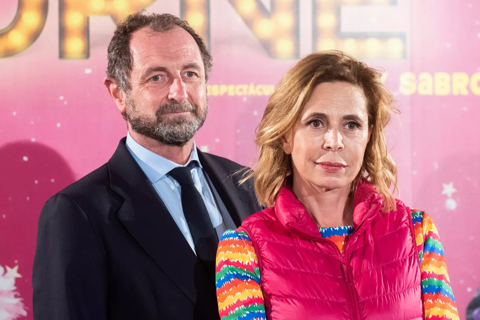 Luis Gasset Vega ve Agatha Ruiz de la Prada, Madrid'deki Calderón Tiyatrosu'nda quotLa Última Tournequot'un galasında...