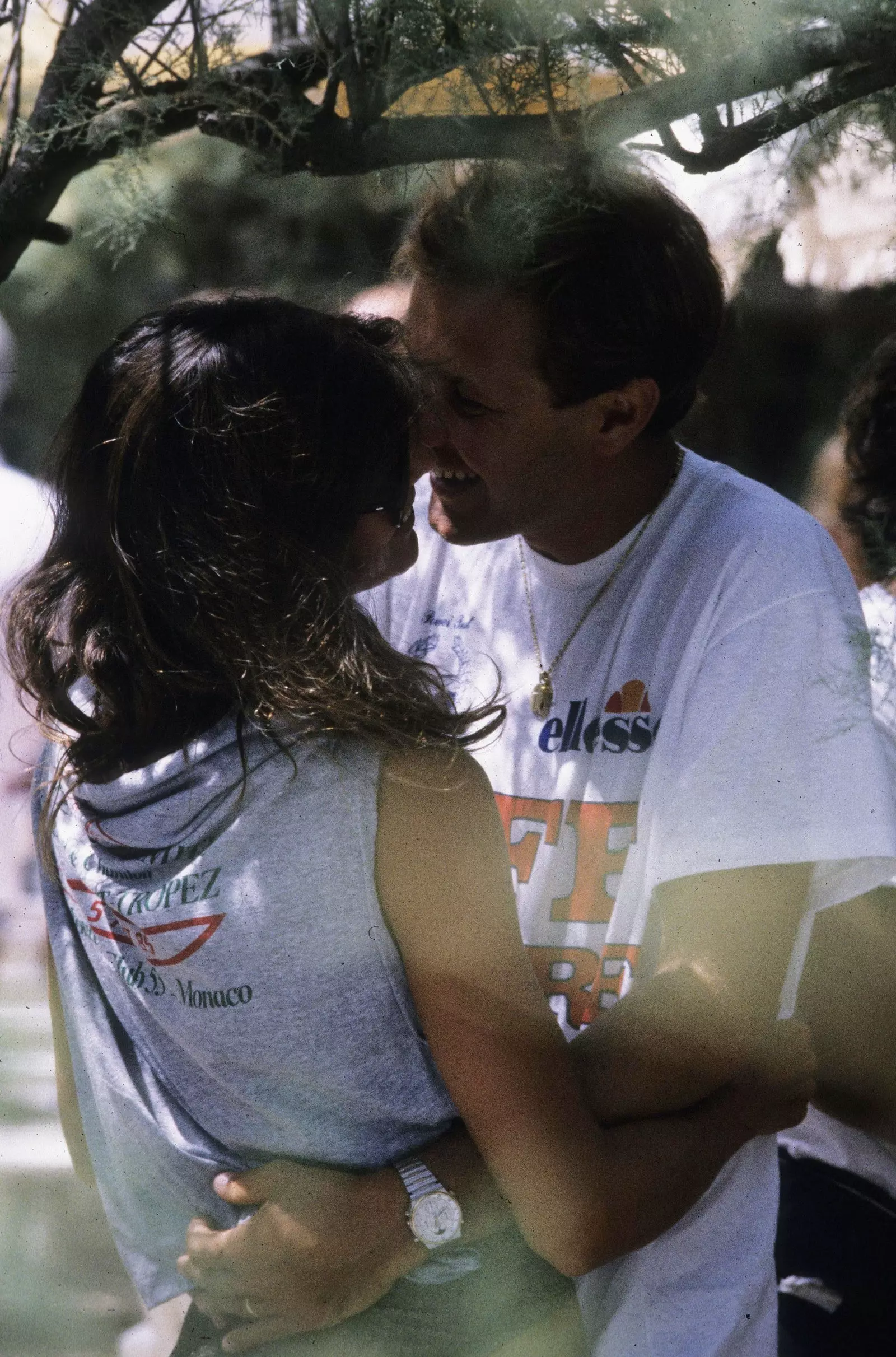 Karolina de Monako we Stefano Kasiraghi 1985-nji ýylda Kot-d'Azurda söýgi we tomus.