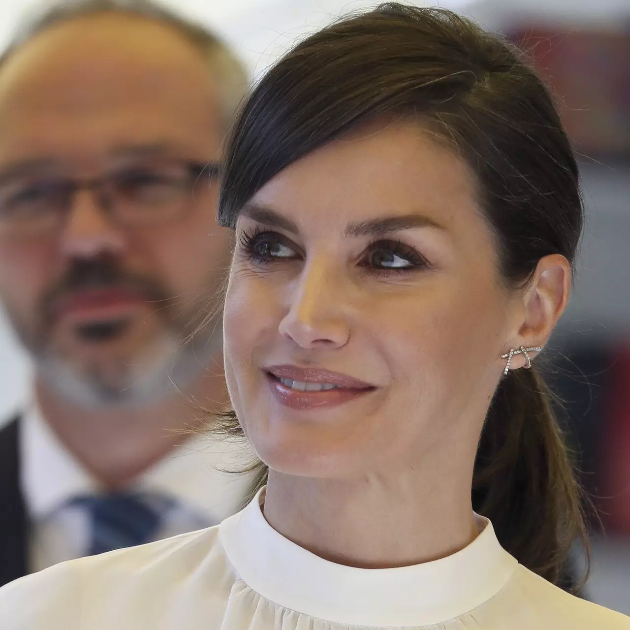 Queen Letiza inaugurates the Madrid book fair with a perfect look for the office