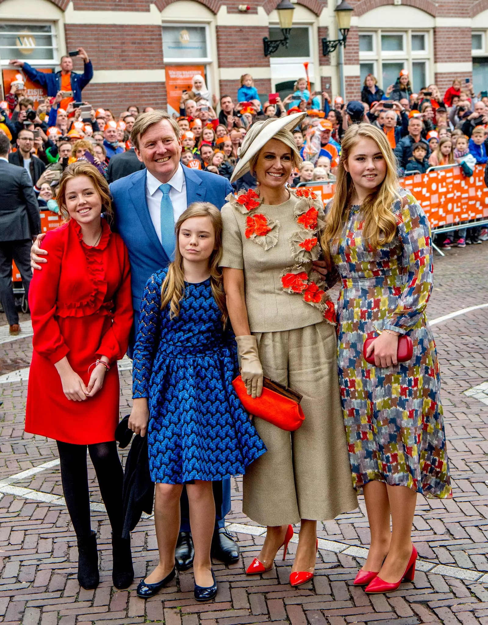 Mxima en Guillermo met hun dochters op Koningsdag 2019.