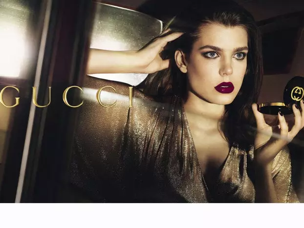 Carlota Casiraghi ในโฆษณาสำหรับแคมเปญ Gucci Cosmetics ล่าสุด