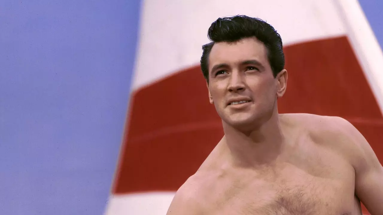 النهاية المأساوية لـ Rock Hudson ، آخر قلب لجولدن هوليوود الذي ساعد سوء حظه العالم