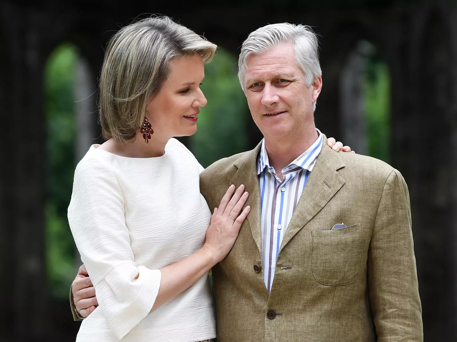 Le Roi Philippe et la Reine Mathilde de Belgique en vacances d'été à l'Abbaye de Villers en juin dernier.