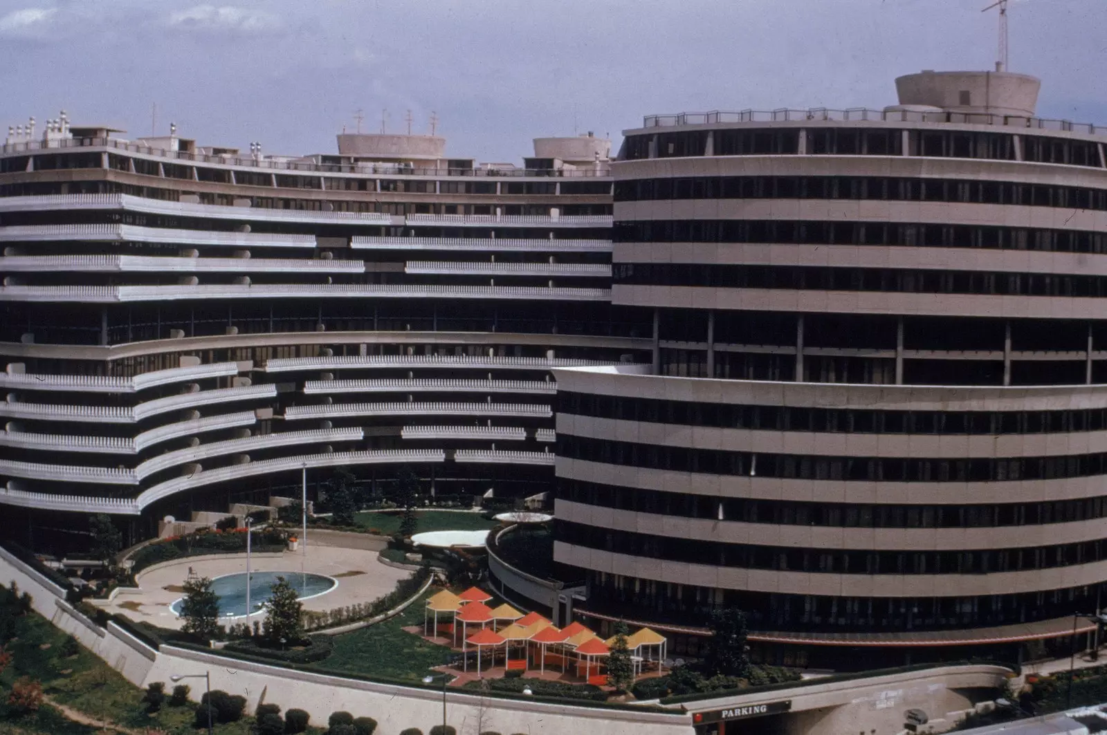 O Hotel Watergate na década de 1970.