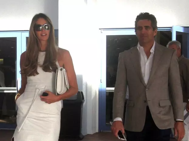 مودېل Elle MacPherson ۋە Jeffrey Soffer