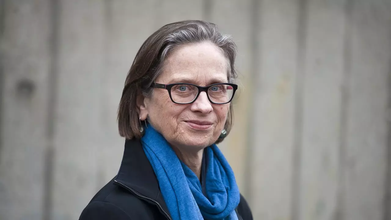 Lydia Davis: urip lan karya bojo pisanan Paul Auster, saiki ditandhani dening tragedi putrane