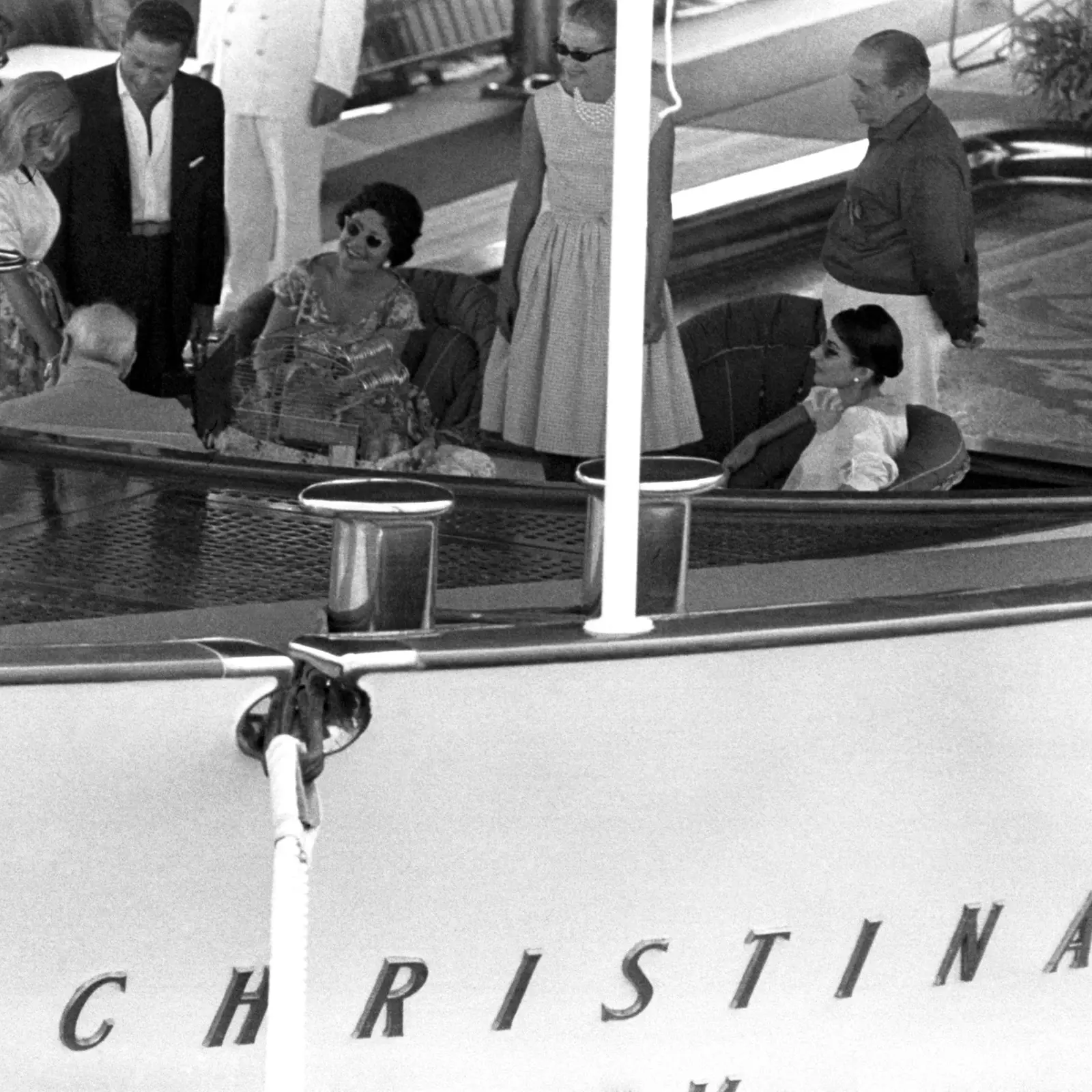 Aristotle Onassis Churchill Maria Callas ma lona toʻalua o Giovanni Battista Meneghini i luga o le vaa 'Cristina' na taula i le ...