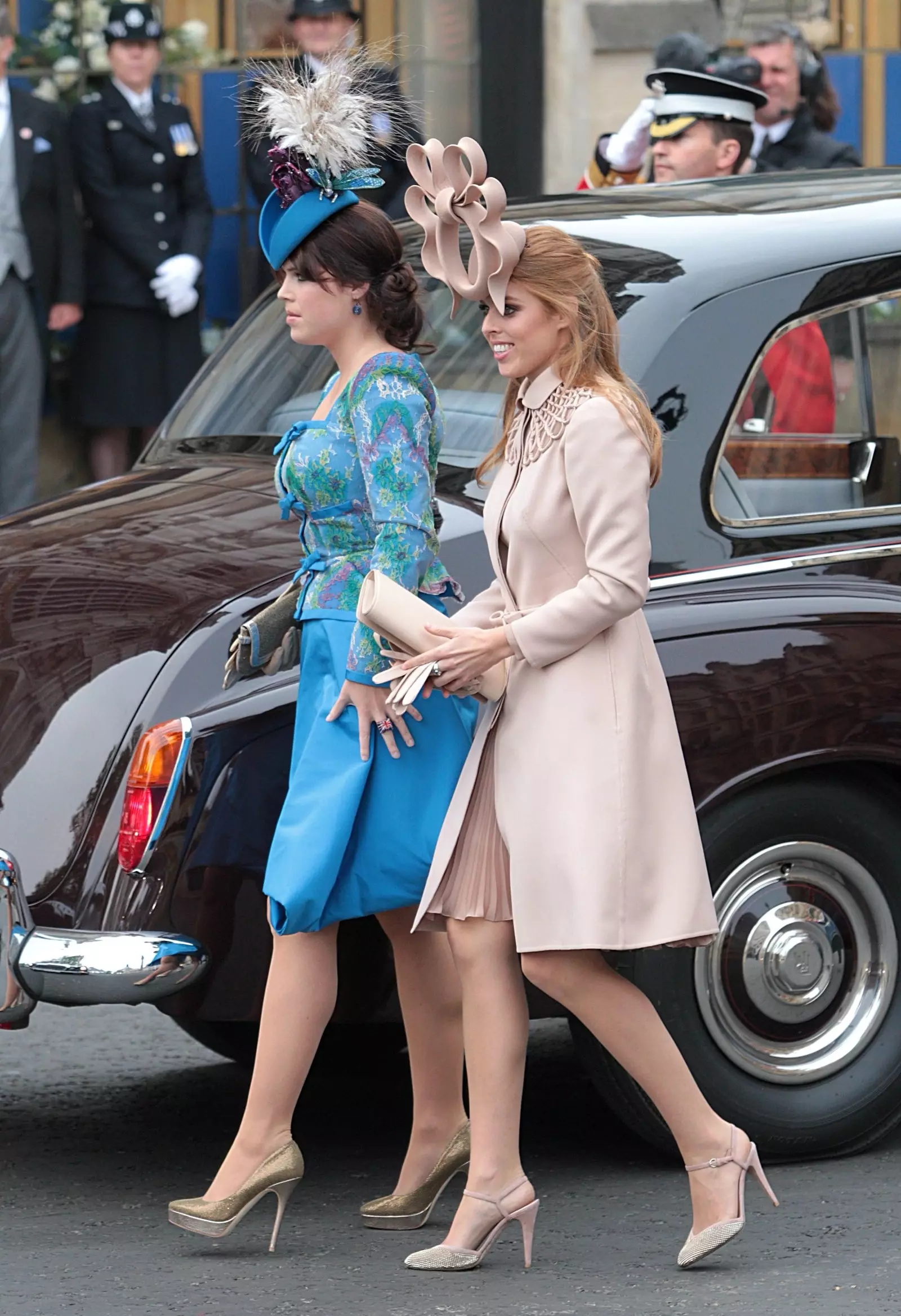 Princesha Eugenie dhe Beatrice e Jorkut në dasmën e Dukës dhe Dukeshës së Kembrixhit.