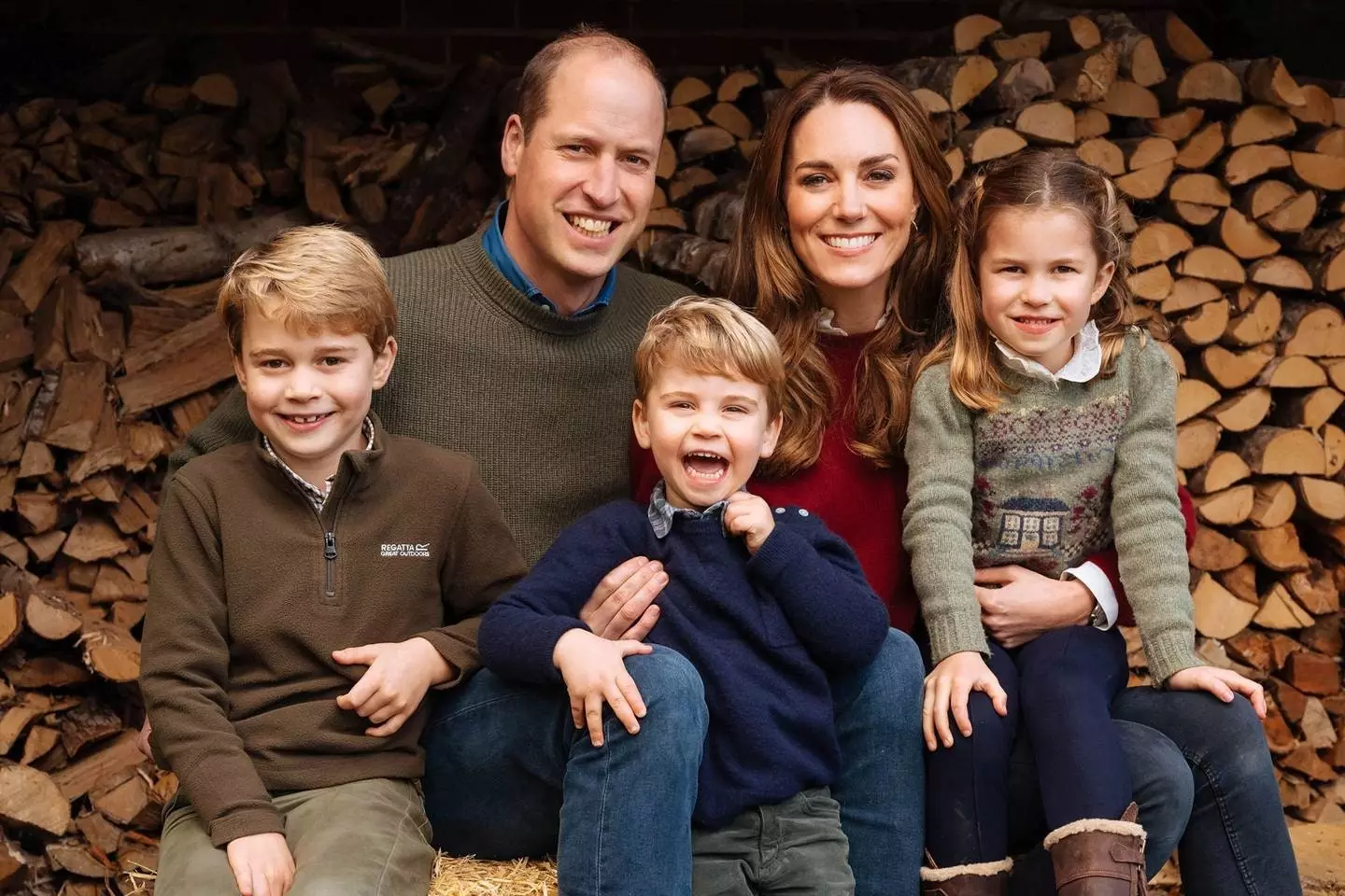 The 'Christmas' of the Dukes of Cambridge. Prince William Kate Middleton George Louis Charlotte