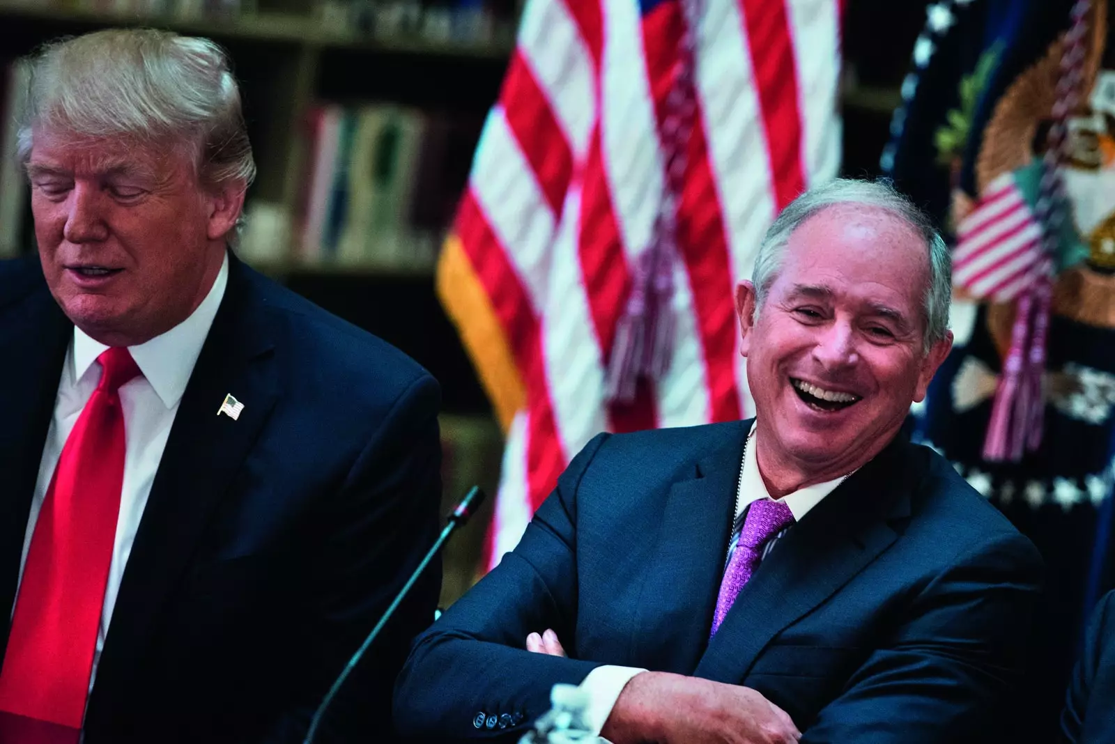 Stephen Schwarzman, Beyaz Saray'da bir toplantı sırasında Donald Trump ile