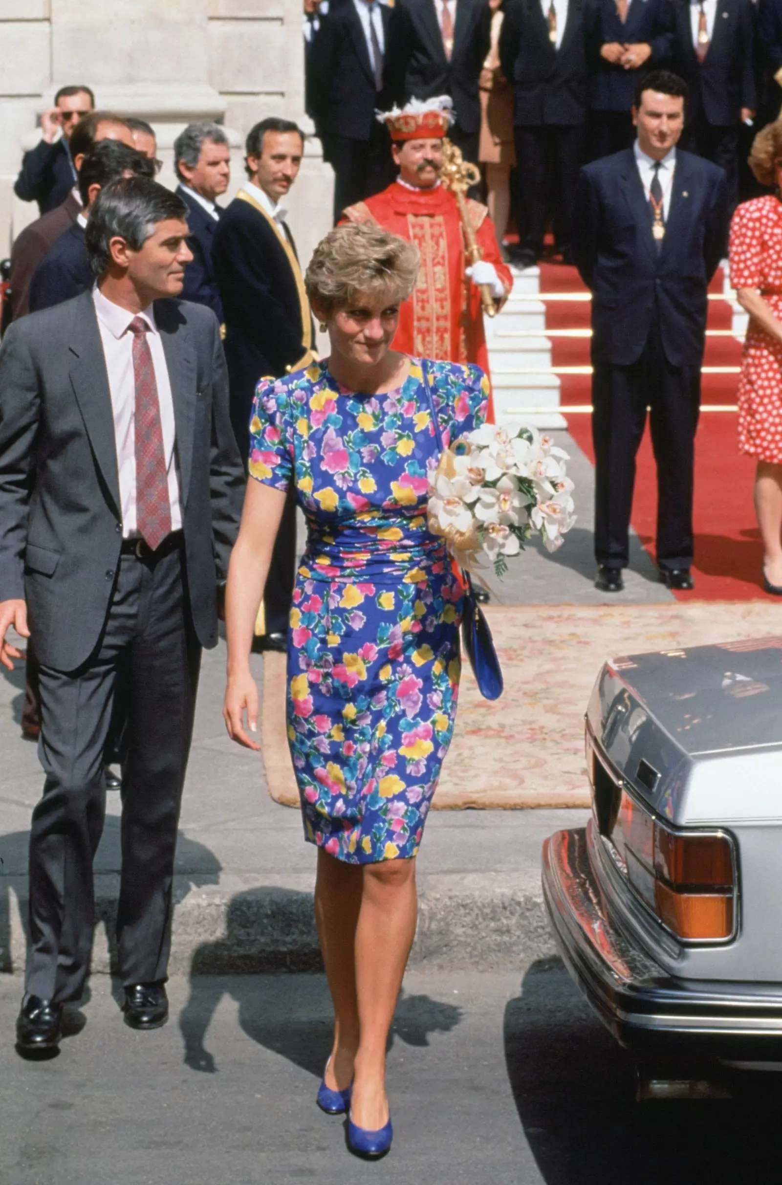 Diana Princess of Wales ໃນການອອກແບບ Bellville Sassoon ໃນປີ 1992