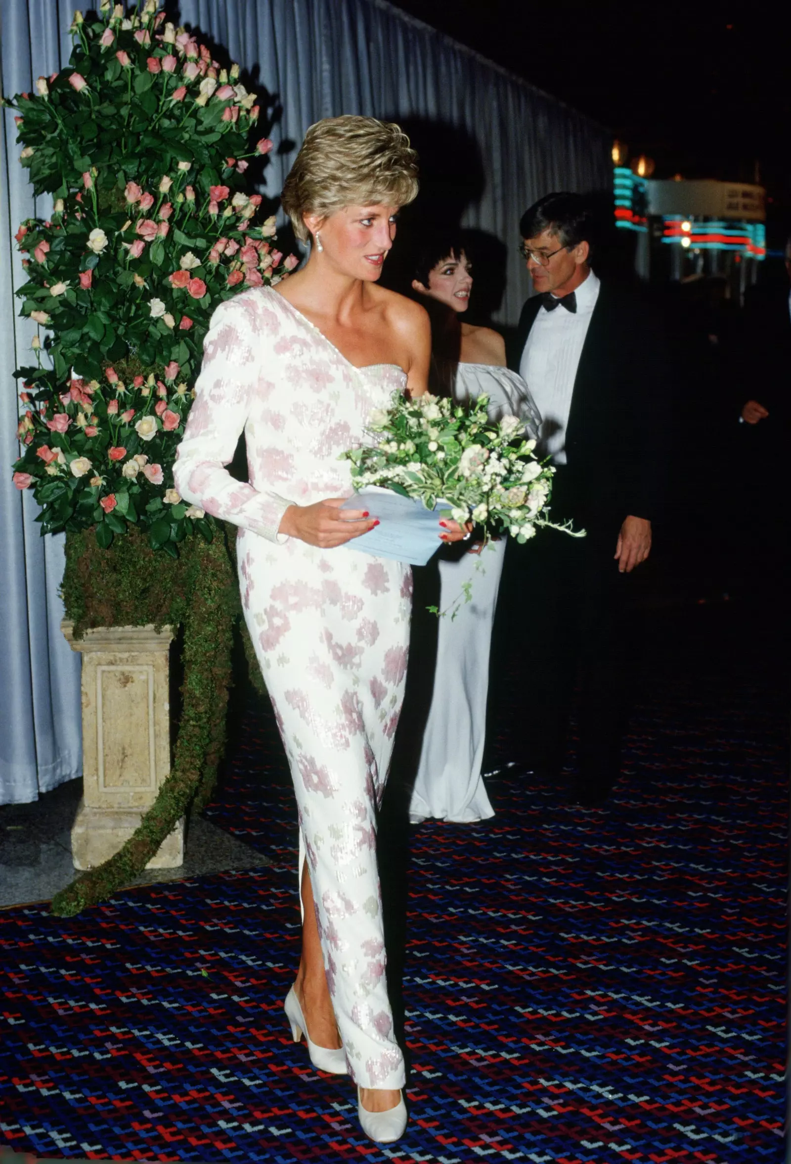 Diana Principessa del Galles in un design di Catherine Walker nel 1991