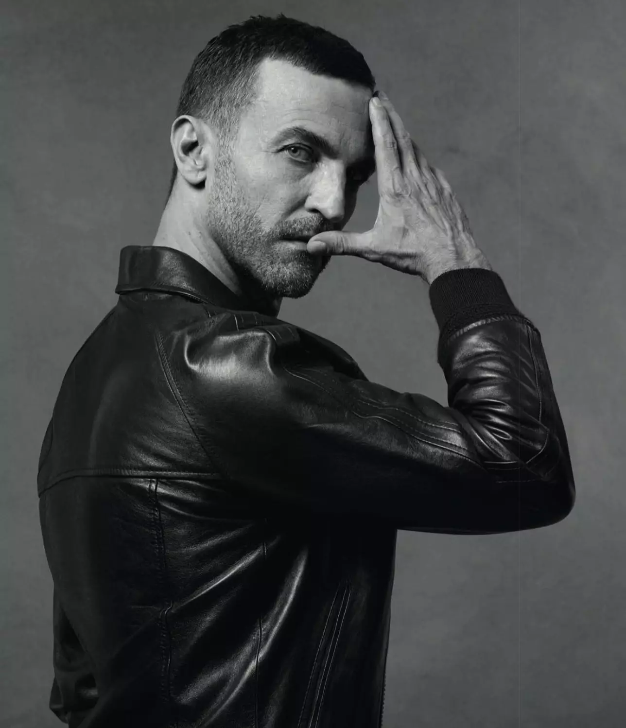 Nikolas Ghesquiere.